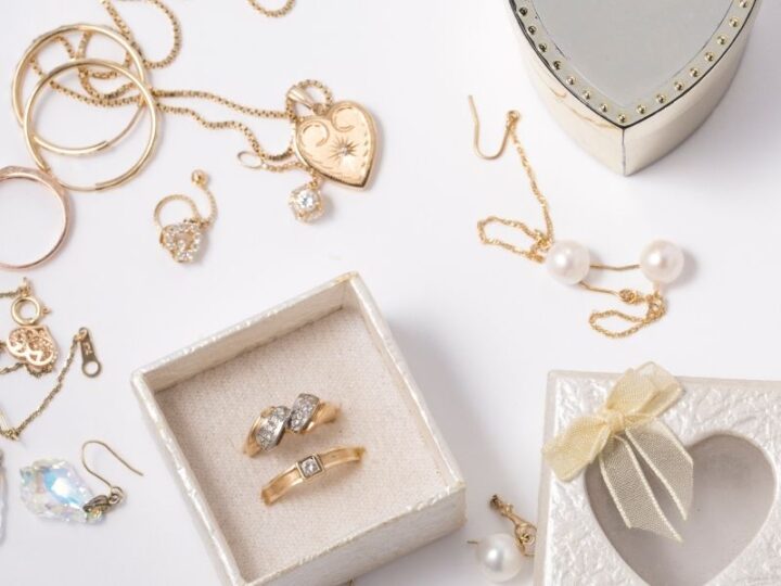 21 Best Selling Vintage Items On Etsy In 2024