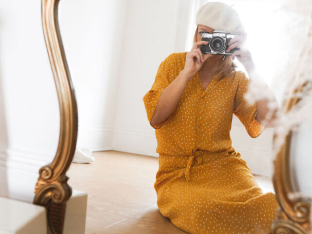 How To Become a Freelance Model In 5 Easy Steps {2025}