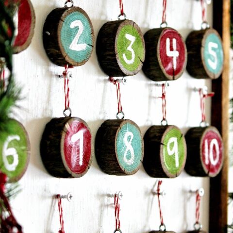 20 Wooden Christmas Crafts To Make And Sell (For Profit)