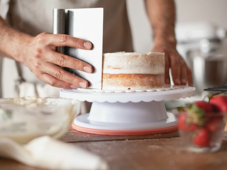 How to Start a Wedding Cake Business:The Ultimate Guide