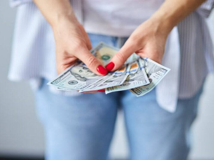 How To Sell Pictures Of Your Hands For Cash