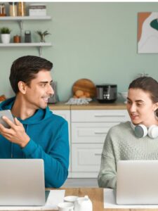 25 Best Side Hustles for Couples in 2025